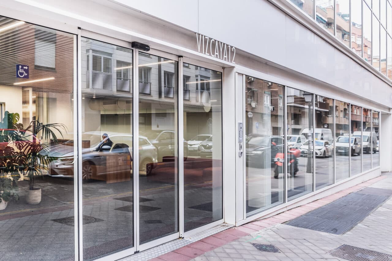 Fachada VISS TVS en el proyecto Vizcaya 12 - Jansen